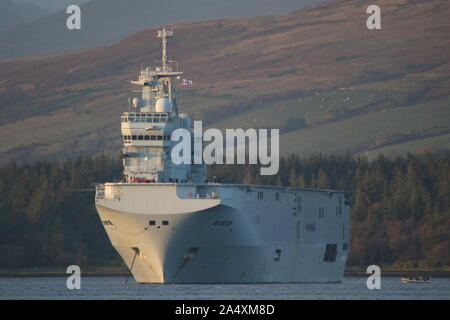 FS Tonnerre (L9014), a Mistral-class amphibious assault ship of the ...
