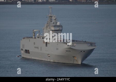 FS Tonnerre (L9014), a Mistral-class assault ship of the French Navy ...