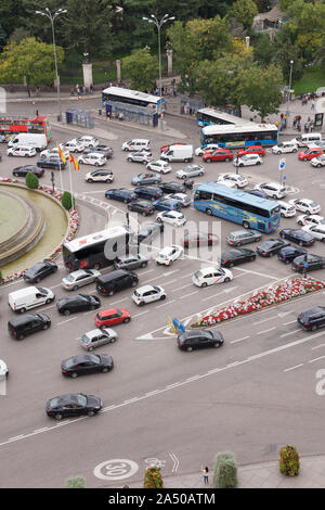 Chaotic traffic at a roundabout Stock Photo - Alamy