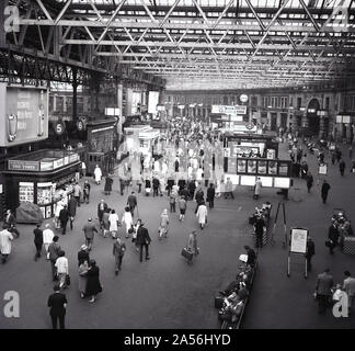 1960s, historical, inside view of a London Underground tube train Stock ...