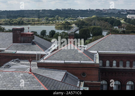 View over the roof of the Sidney Yates Federal Building, Washington, D ...