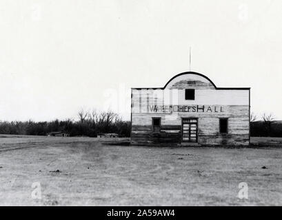 Water Chief's Hall #76 1946 Fort Berthold Agency Stock Photo - Alamy