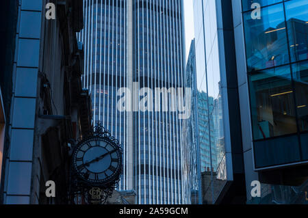 Spectacular Space in Iconic Office Buildings in London. London modern ...