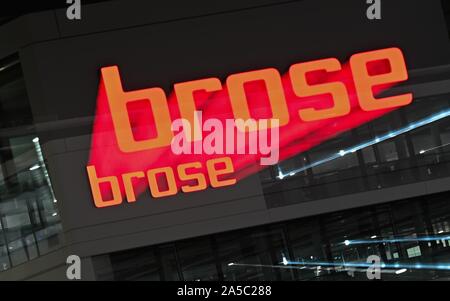 Bamberg, Germany. 19th Oct, 2019. Stripes of light from the A70 light ...