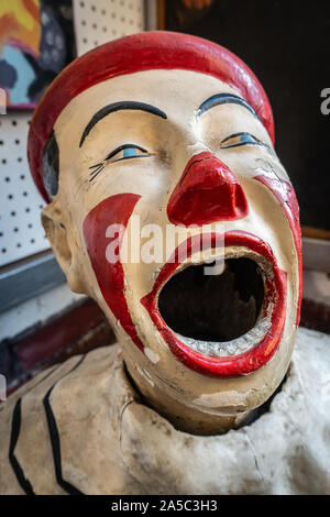 Clown model shouting Stock Photo - Alamy