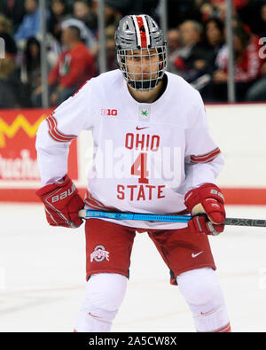 Ohio State defenseman Layton Ahac in action against the Western ...