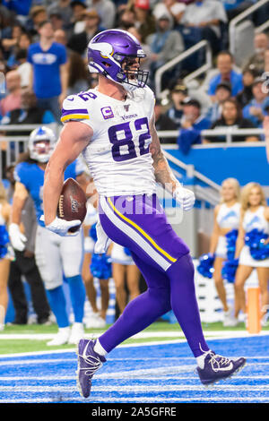 DETROIT, MI - OCTOBER 20: Detroit Lions TE T.J. Hockenson (88) gets ...