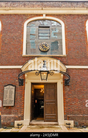 LONDON THE BEVIS MARKS SYNAGOGUE BUILDING OLDEST JEWISH PLACE OF ...