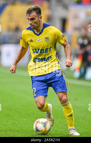 Azer Busuladzic from Arka Gdynia (L) and Daniel Lukasik from Lechia ...