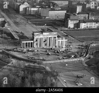 BERLIN WALL Vintage 1960’s Berlin Cold War Propaganda map illustration ...
