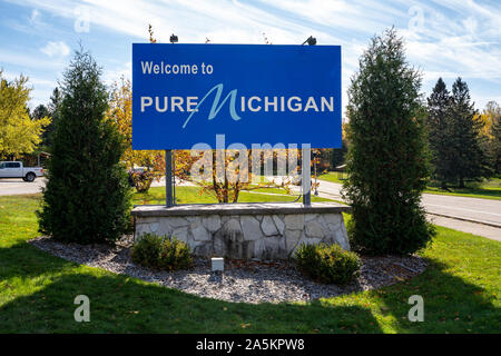 Welcome to Michigan Sign State Border US Pure Stock Photo - Alamy