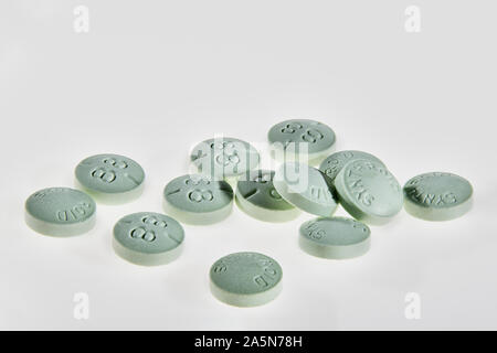 112mcg Synthroid pills laying on a white background. Synthroid is a ...