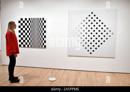 'Movement in Squares' 1961, Bridget Riley 2019 exhibition at the ...