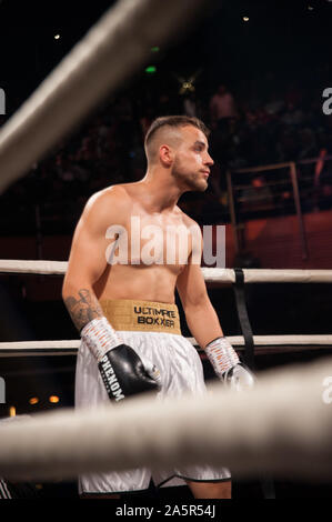 Ultimate Boxxer V, boxers fight for the title of Ultimate Boxxer V, at ...