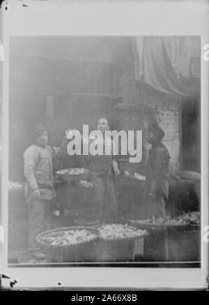 Weighing fish, Chinatown, San Francisco. Genthe photograph collection ...