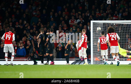 Nicolas Pepe of Arsenal scores during Europa League Group F between ...