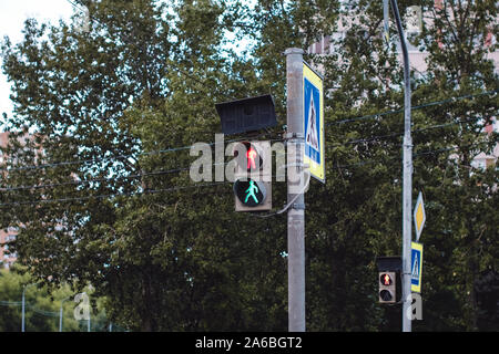 Confusing traffic lights, all showing Stock Photo - Alamy