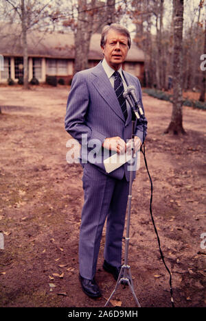 U.S. President Jimmy Carter (front row, 2nd right) with U.S. Supreme ...