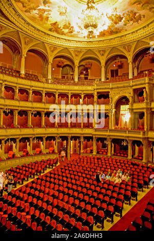 The interior of the Hungarian State Opera house in Budapest Stock Photo ...