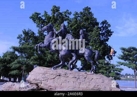Equestrian statues of Techo Meas & Techo Yort, 17th century military ...