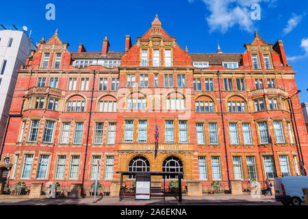 The Lister Hospital in Chelsea is a private hospital in Chelsea Bridge ...