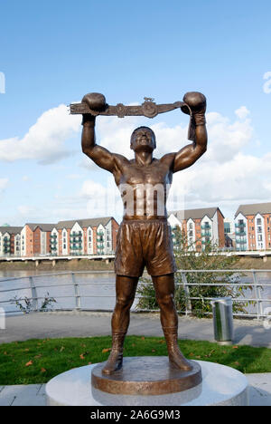 Statue of Boxer David "Bomber" Pearce on the Riverside Newport Gwent ...