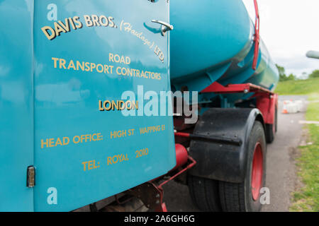 An old Davis Bros Haulage Lorry, a former transport contractor vehicle ...