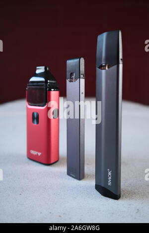 3 vape electronic cigarette juul, aspire breeze, smok inifinix devices ...