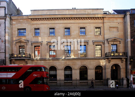 C. Hoare & Co Private Bank Fleet Street London. Founded in 1672 by Sir ...