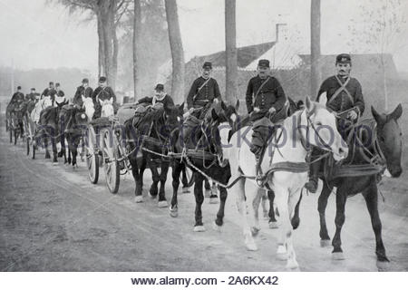Belgian WW1 artillery soldiers / gunners firing cannon at battlefield ...