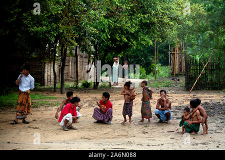 Children from the ethnic Murong (also Mro or Mru) community. Lama ...