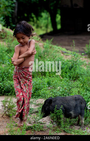 A child from the ethnic Murong (also Mro or Mru) community. Lama ...
