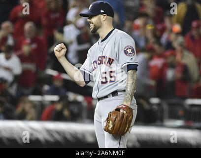 Houston Astros pitcher Ryan Pressly (55) delivers against the Texas ...