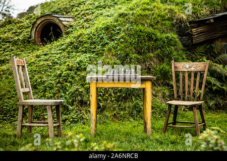 Chess set Lord of the Rings Stock Photo - Alamy