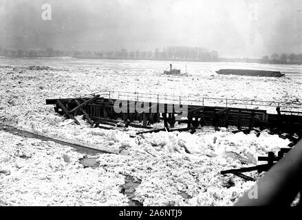 POTOMAC RIVER ICE JAMS Stock Photo - Alamy