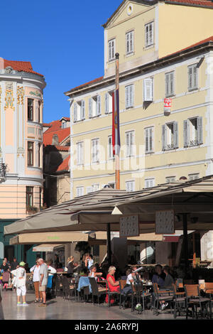 Croatia, Split, Pjaca, Narodni Trg, People's Square, street scene ...