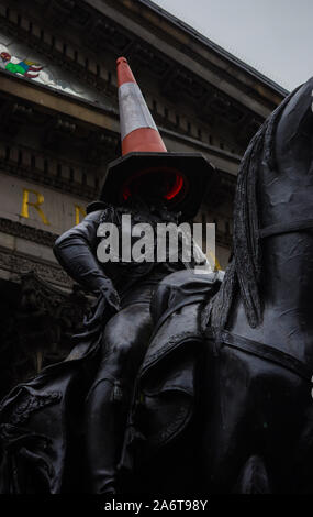 A picture of the iconic Statue of the Duke of Wellington with a traffic ...