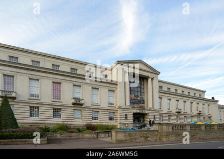 Portland Building and university students Nottingham University ...