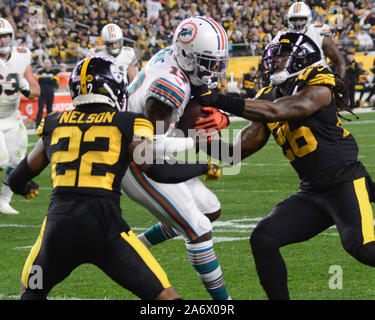 Pittsburgh Steelers cornerback Steven Nelson (22) warms up prior to the ...
