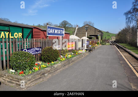 Oakworth Station - Keighley and Worth Valley Railway - Yorkshire, UK ...