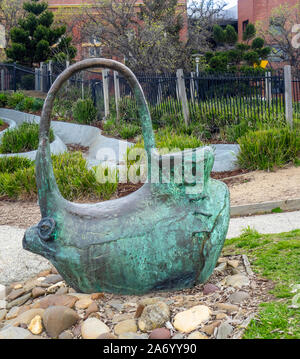 Bronze kettle sculpture in Poppykettle playground on the Corio Bay ...