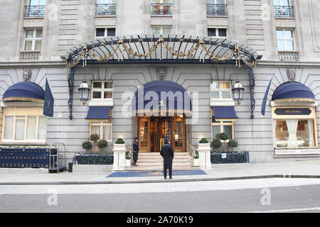 Entrance to The Ritz Hotel on Arlington Street, Mayfair, London Stock ...