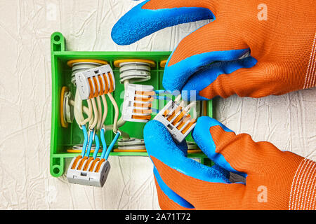 Electrical installation with spring clamp technology for the power ...