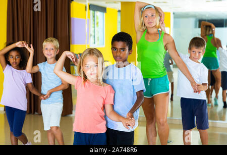 Boys and girls training movements of slow foxtrot Stock Photo - Alamy