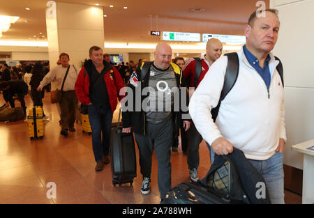 England fans arrive at Haneda Airport, Tokyo Stock Photo - Alamy