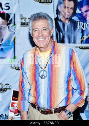 Barry Williams, known for his role as Greg Brady in the TV show 'The ...