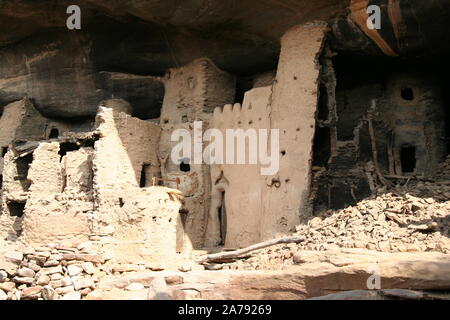 Dogon country : village of Komoga (plateau Stock Photo - Alamy