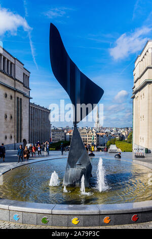 "The Whirling Ear" mobile by Alexander Calder,Mont des Arts, Brussels ...