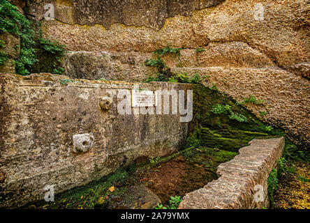 Italia Marche Osimo Fonte Magna sito archeologico ninfeo romano I sec ...