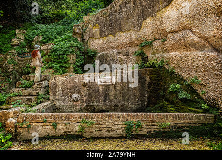 Italia Marche Osimo Fonte Magna sito archeologico ninfeo romano I sec ...
